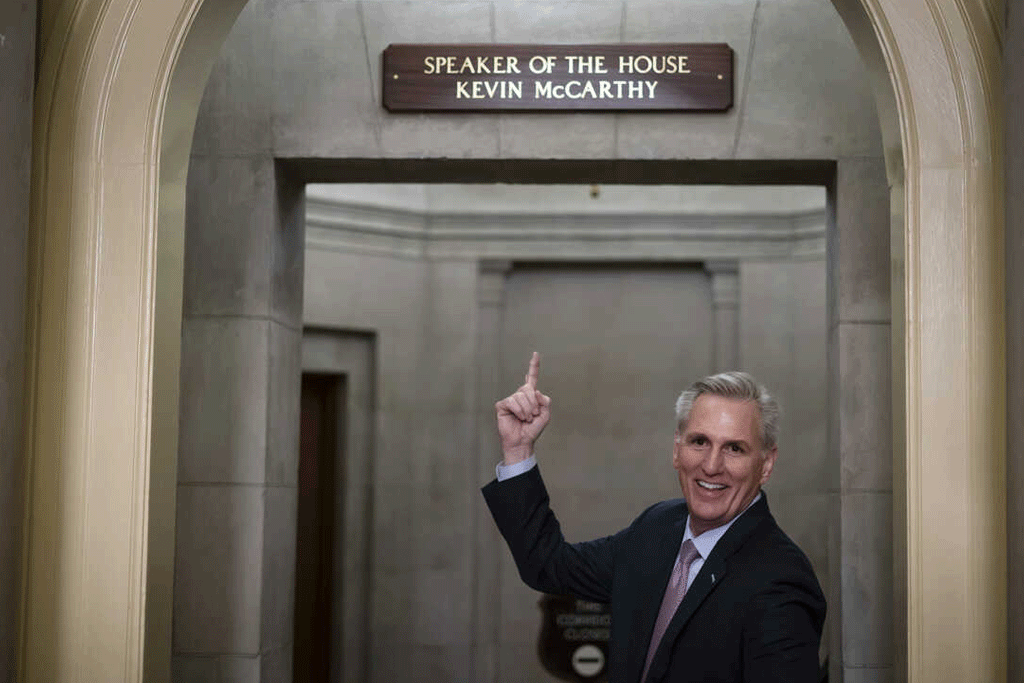 මැකාතිට කතානායක පුටුව අහිමිවන ලකුණු - LNW Sinhala