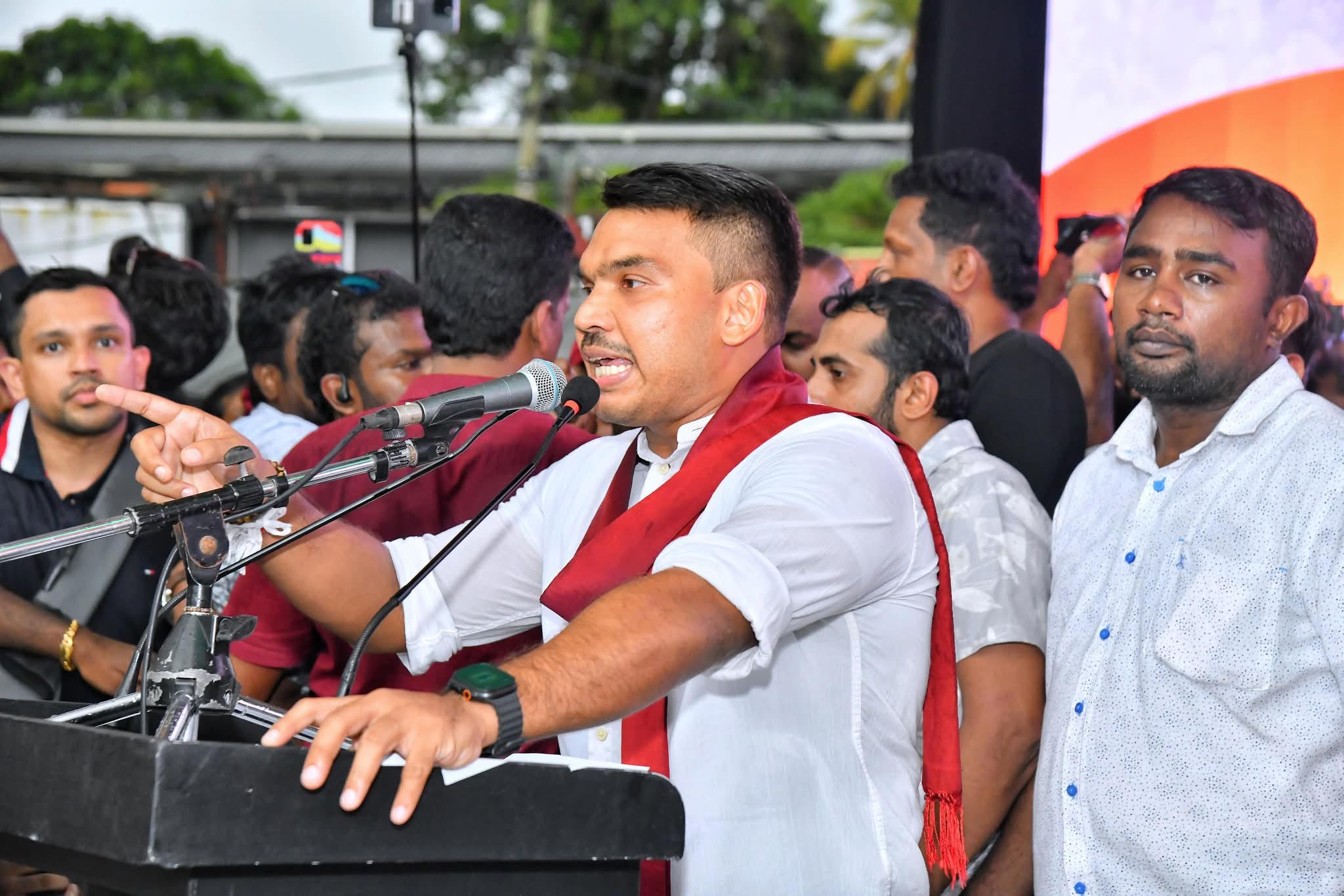 නගර තුනක තවත් ආණ්ඩු විරෝධී ජනරැළි තුනක් ළඟදීම! - LNW Sinhala